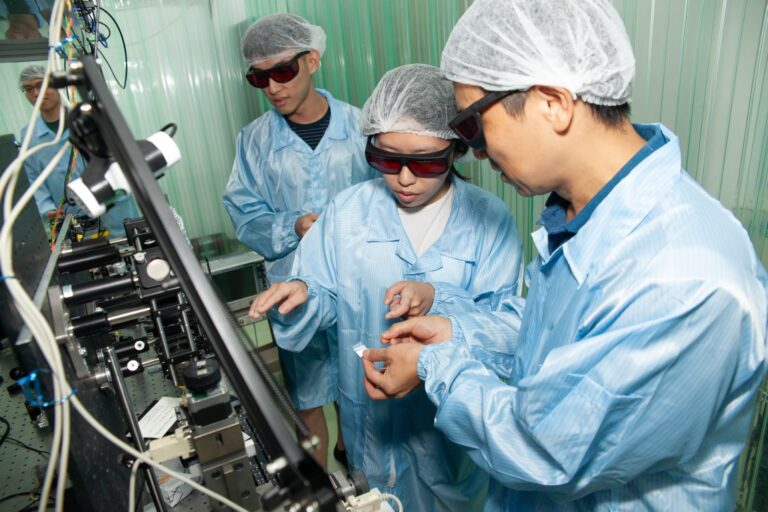 Members Ultrafast Dynamics Lab